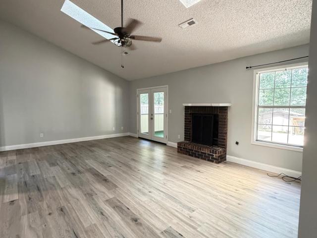 2102 Bob White Cove