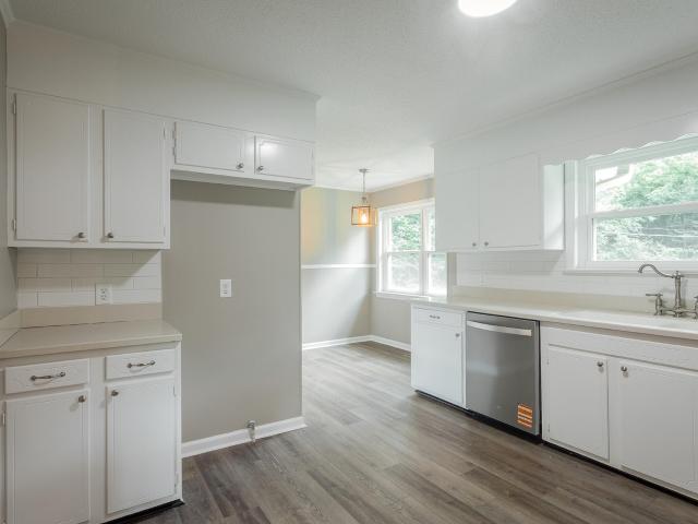 2102 Colonial Parkway Drive