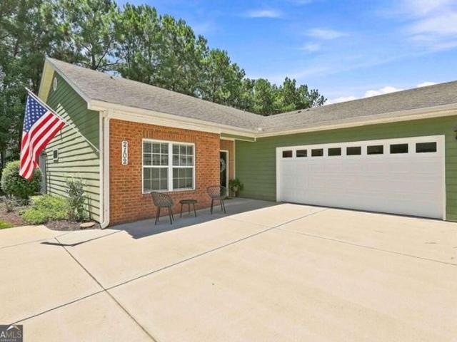 2102 Commonwealth Cir, Newnan, GA 30263