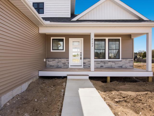 2102 Cottonwood Avenue # Lot: LW26