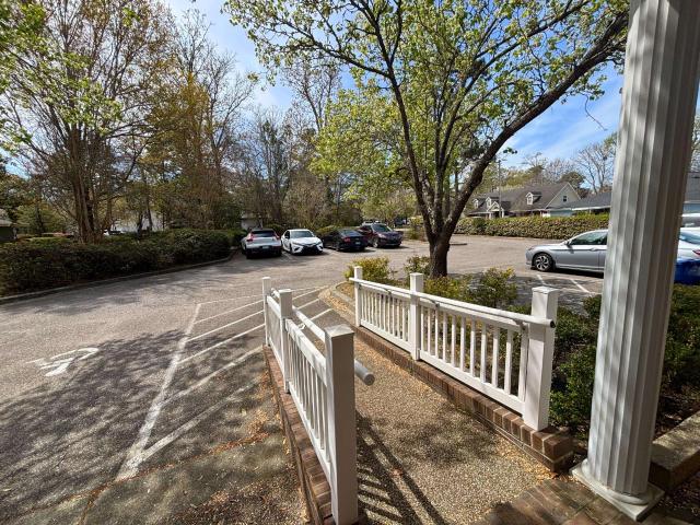 2102 Cromley Circle