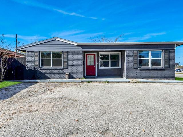 2102 Dewberry Lane