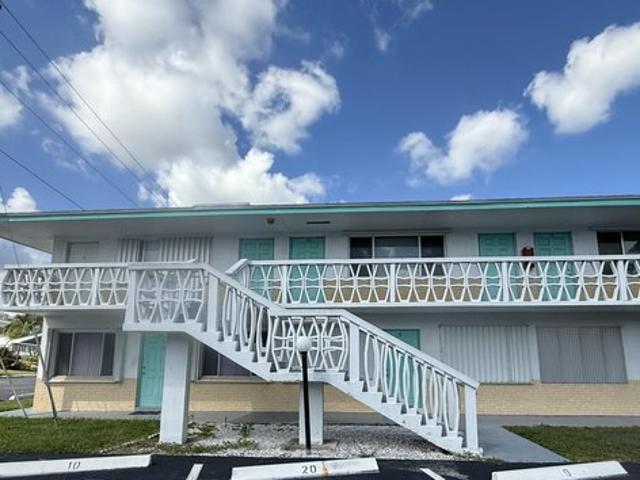 2102 Lake Osborne Dr Apt 20, Lake Worth Beach, FL 33461