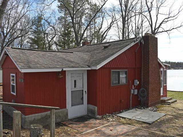 2102 Lake Road