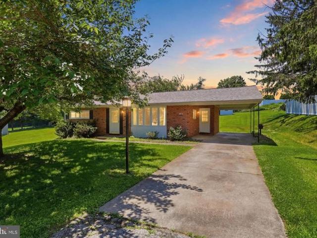 2102 Louise Ave, York, PA 17403