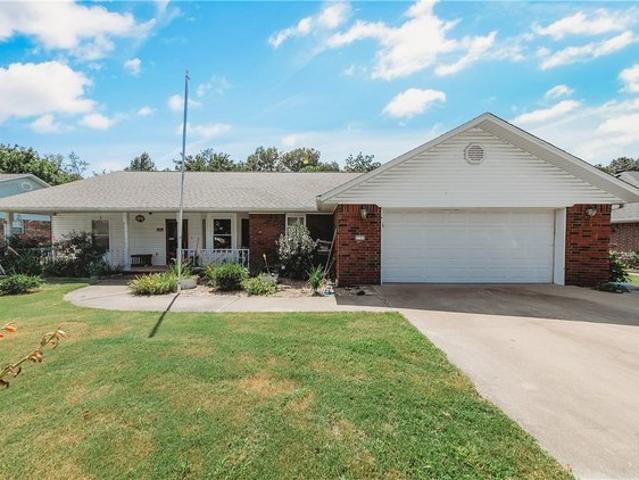 2102 S K St, Rogers, AR 72758