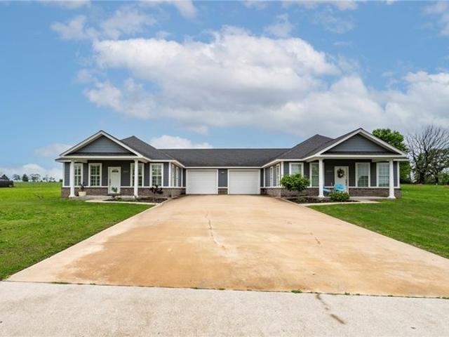 21037 and 21039 Richard Ct, Siloam Springs, AR 72761