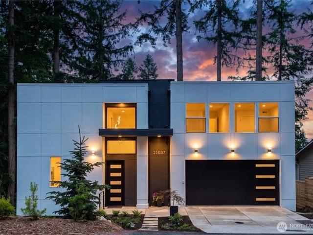 21037 NE 15th St, Sammamish, WA 98074