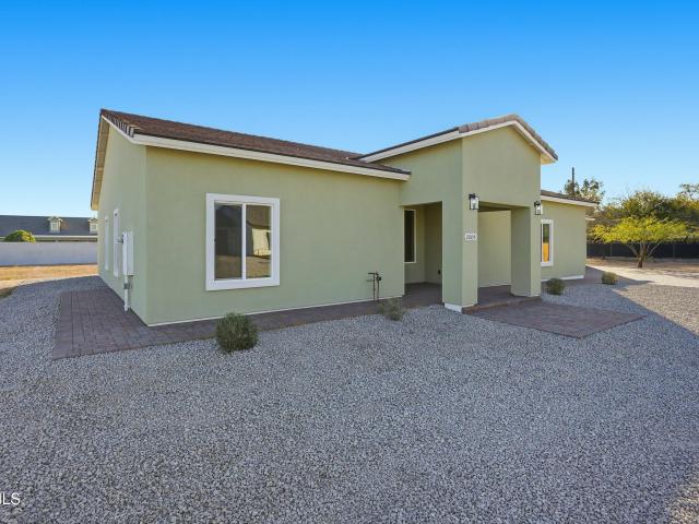 21035 w ocotillo avenue