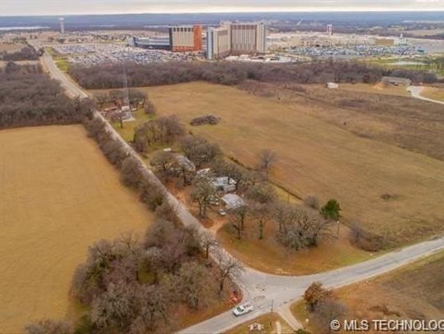 21038 Merle Wolfe Rd, Marietta, OK 73459