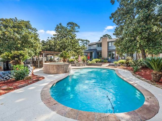 21039 Flaming Arrow Trl, Crosby, TX 77532
