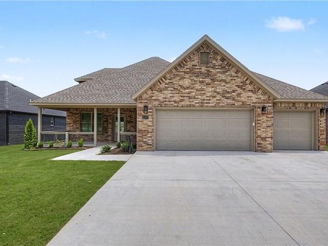 2103 N Chanae St, Siloam Springs, AR 72761