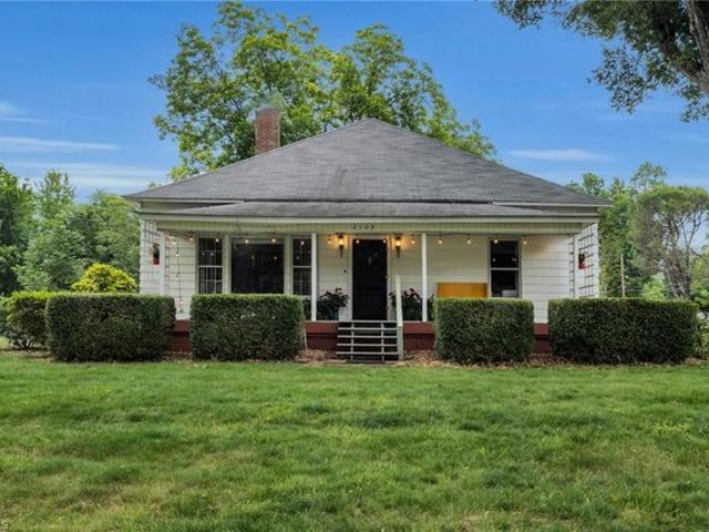2103 N Thomas Ave, Newton, NC 28658