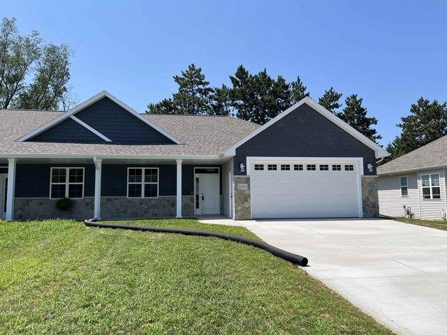 2103 Abbey Rd, New London, WI 54961