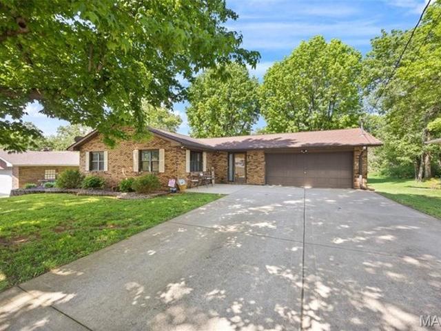 2103 Golfview Dr, Collinsville, IL 62234