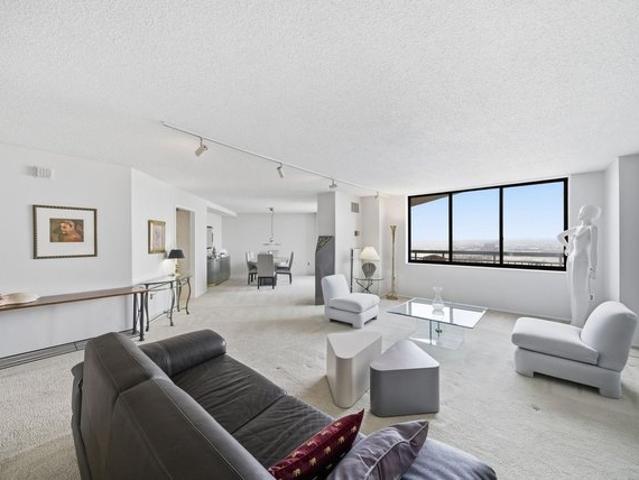 2103 Harmon Cove Tower Unit 2103, Secaucus, NJ 07094