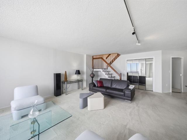 2103 Harmon Cove Tower # 2103