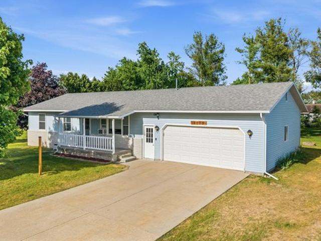 2103 Hickorywood Dr, Gaylord, MI 49735