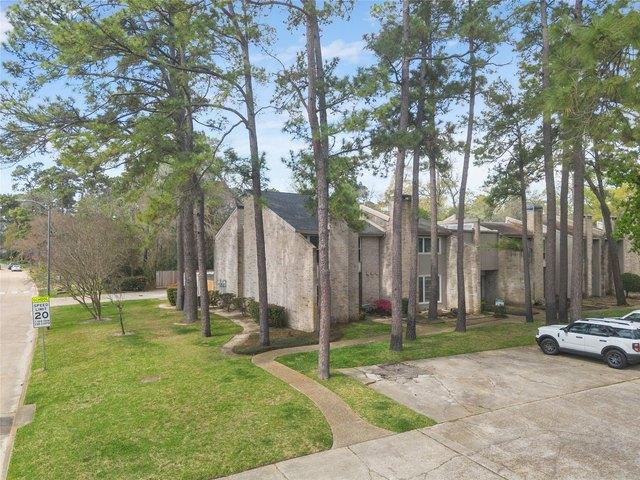 2103 Lake Village Dr, Houston, TX 77339