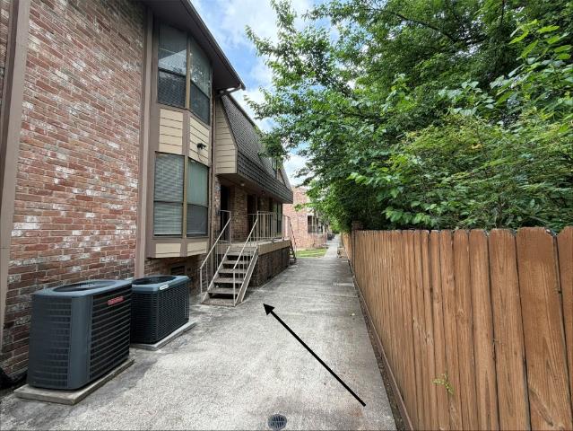 2103 Place Rebecca Ln, Unit D10, Houston, TX 77090 | MLS #76384