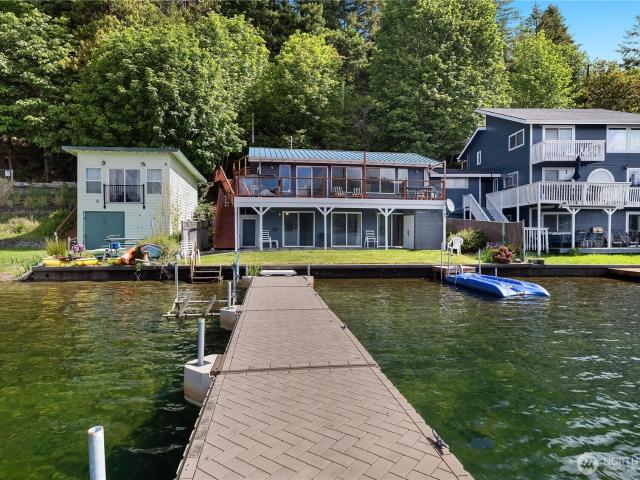2103 Summit Lake Shore Road NW
