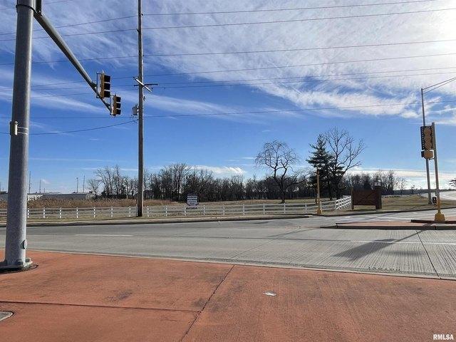 2103 The Hill Ave, Marion, IL 62959
