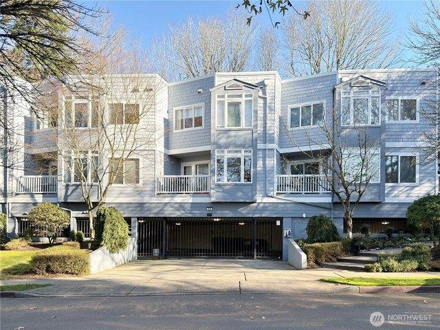 210 10th St Apt 4, Kirkland, WA 98033