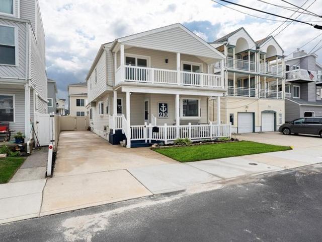 210 12th St N, Brigantine, NJ 08203