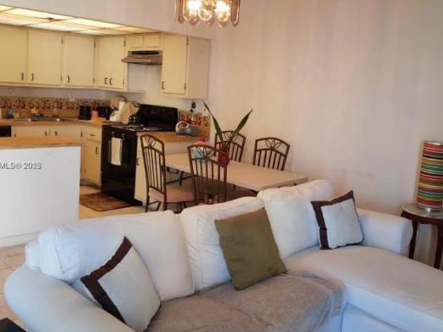 210 174th St #1015, Sunny Isles Beach, FL 33160