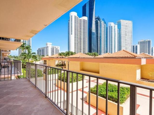 210 174th St #407, Sunny Isles Beach, FL 33160