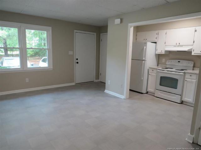 210 18 Colonial Drive