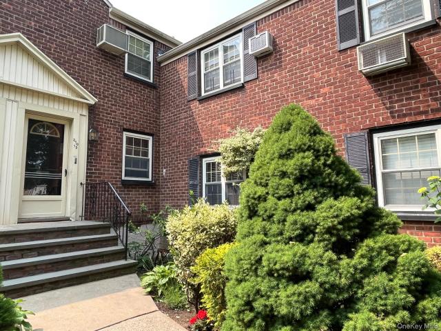 210 1 th Avenue, Unit LOWR