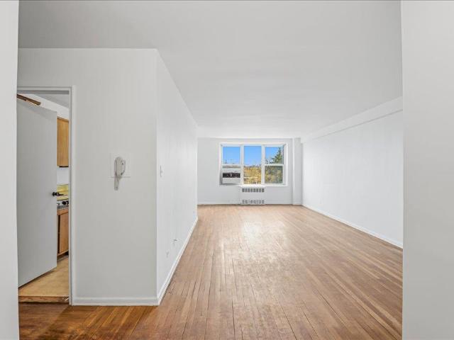 210 1 rd Avenue 3F