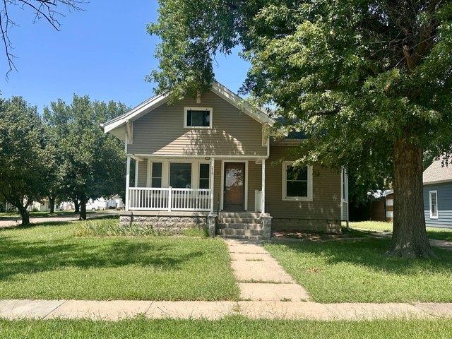 210 2nd St, Linn, KS 66953