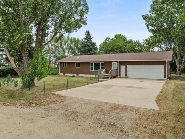 210 2nd St, Ross, ND 58776