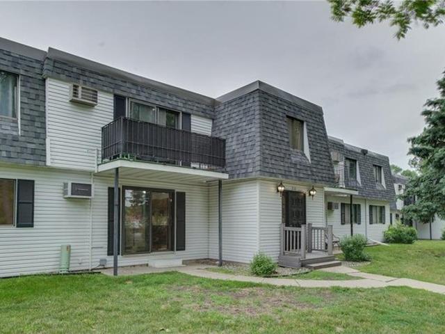 210 35th Ave N Apt 9, Fargo, ND 58102