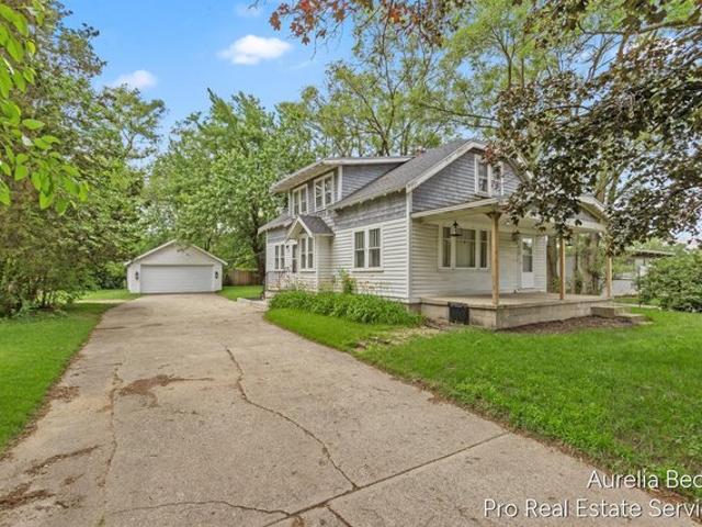 210 44th St SE, Grand Rapids, MI 49548
