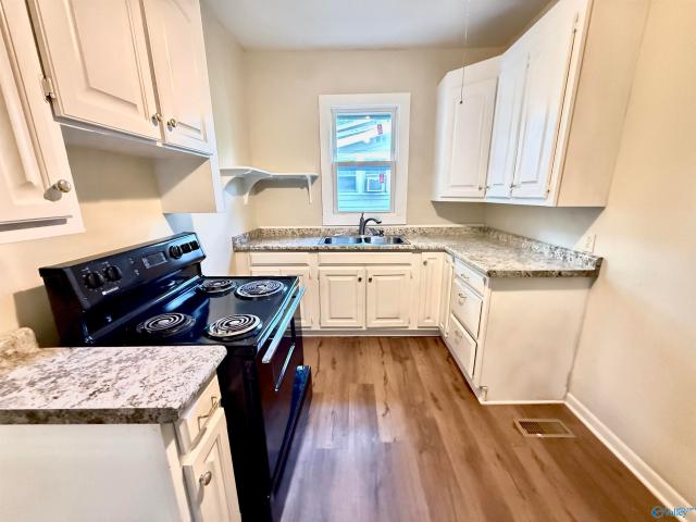 210 4th Avenue NW