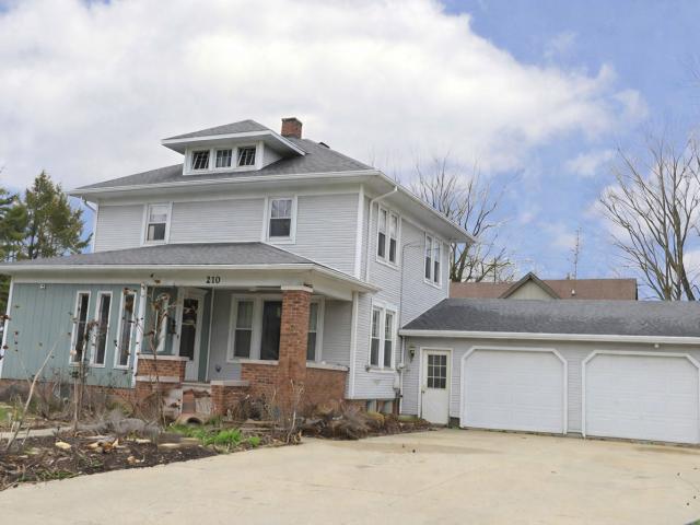 210 6th St, Mendota, IL 61342 | MLS #12615 | Compass