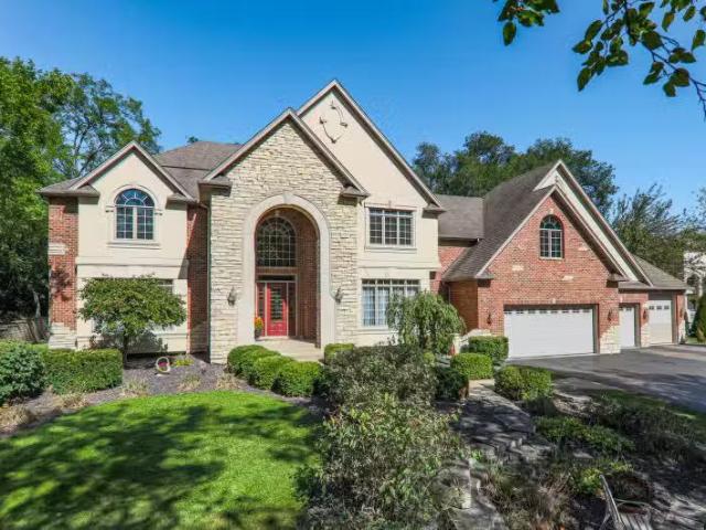 210 79th St, Willowbrook, IL 60527 MLS 12311967