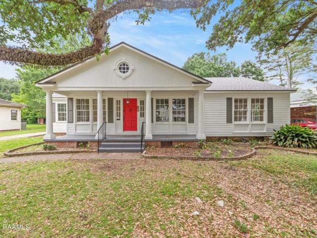 210 Country Club Dr, New Iberia, LA 70563