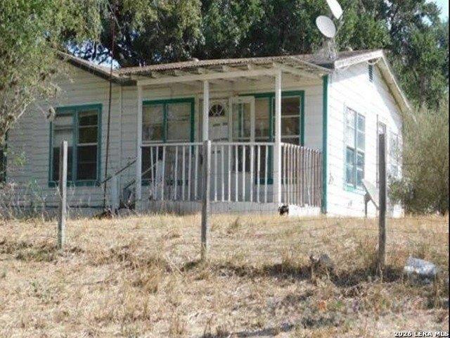 210 Colwell St, Pleasanton, TX 78064