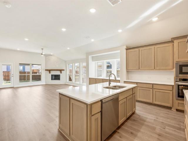 210 Comanche Trail, Alvarado, TX 76009 | MLS #21303