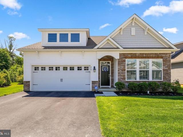 210 Congressional Ct, Moorestown, NJ 08057