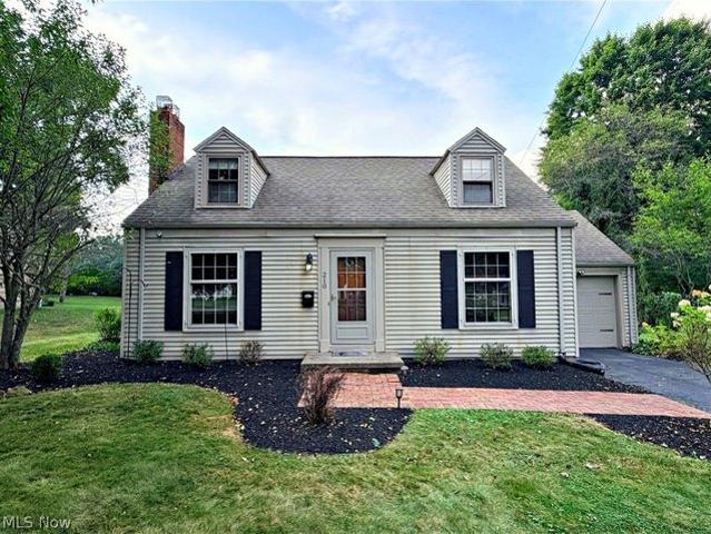210 Callahan Rd, Canfield, OH 44406
