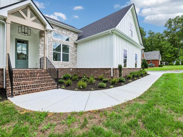 210 Cascade Dr