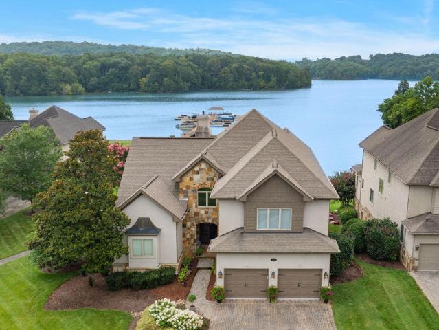 210 Casa Del Lago Way