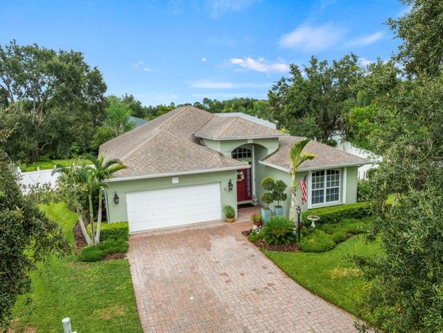 210 Champagne Ct SW, Vero Beach, FL 32968