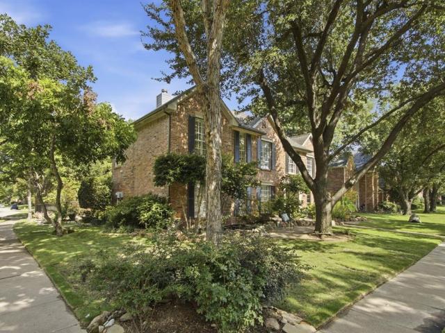 210 Chinaberry Way