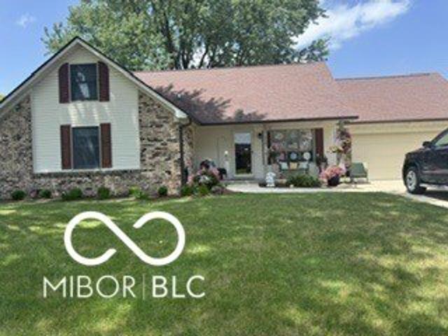 210 Christina Dr, Whiteland, IN 46184